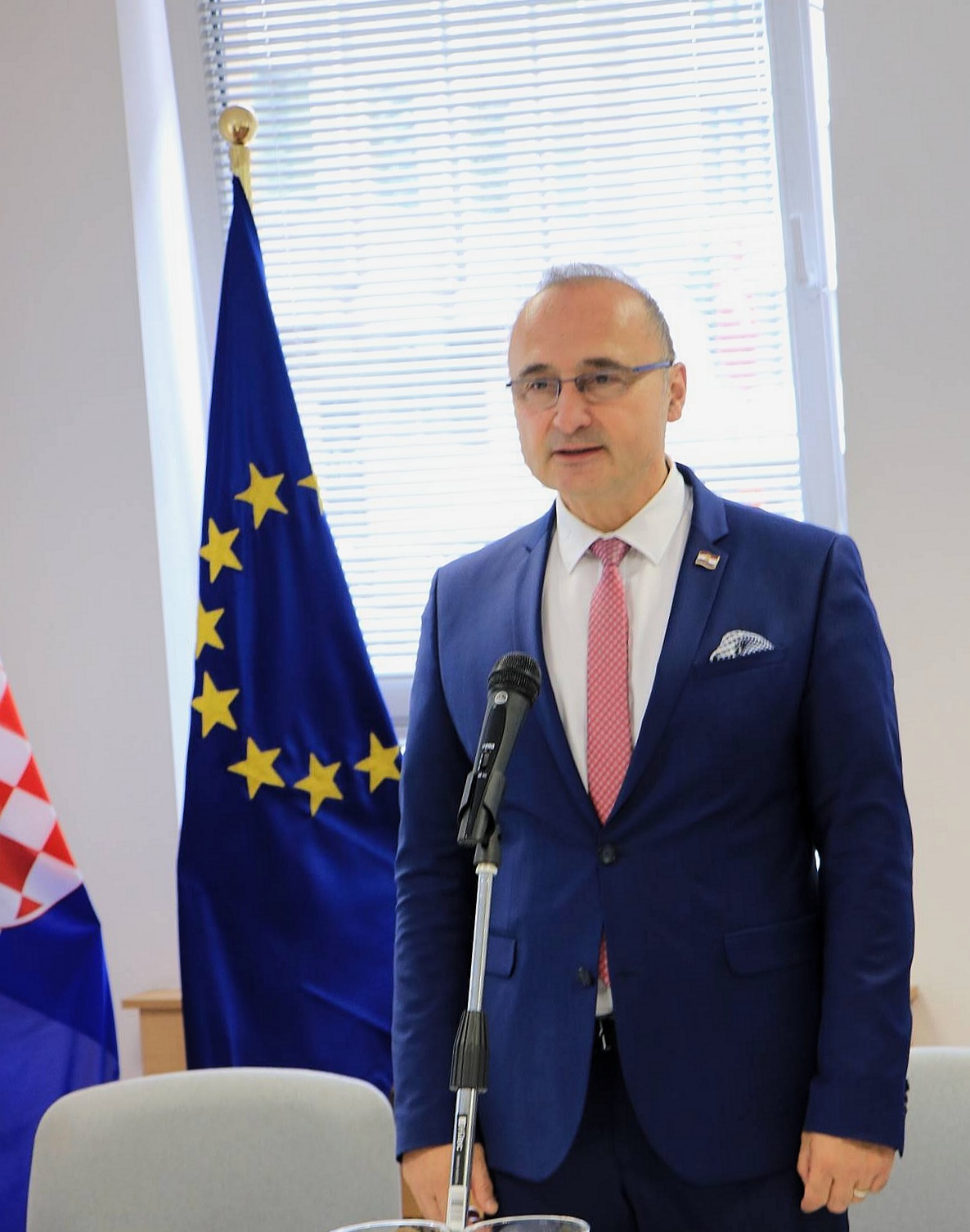 Portret2 — Diplomacy&Commerce Croatia